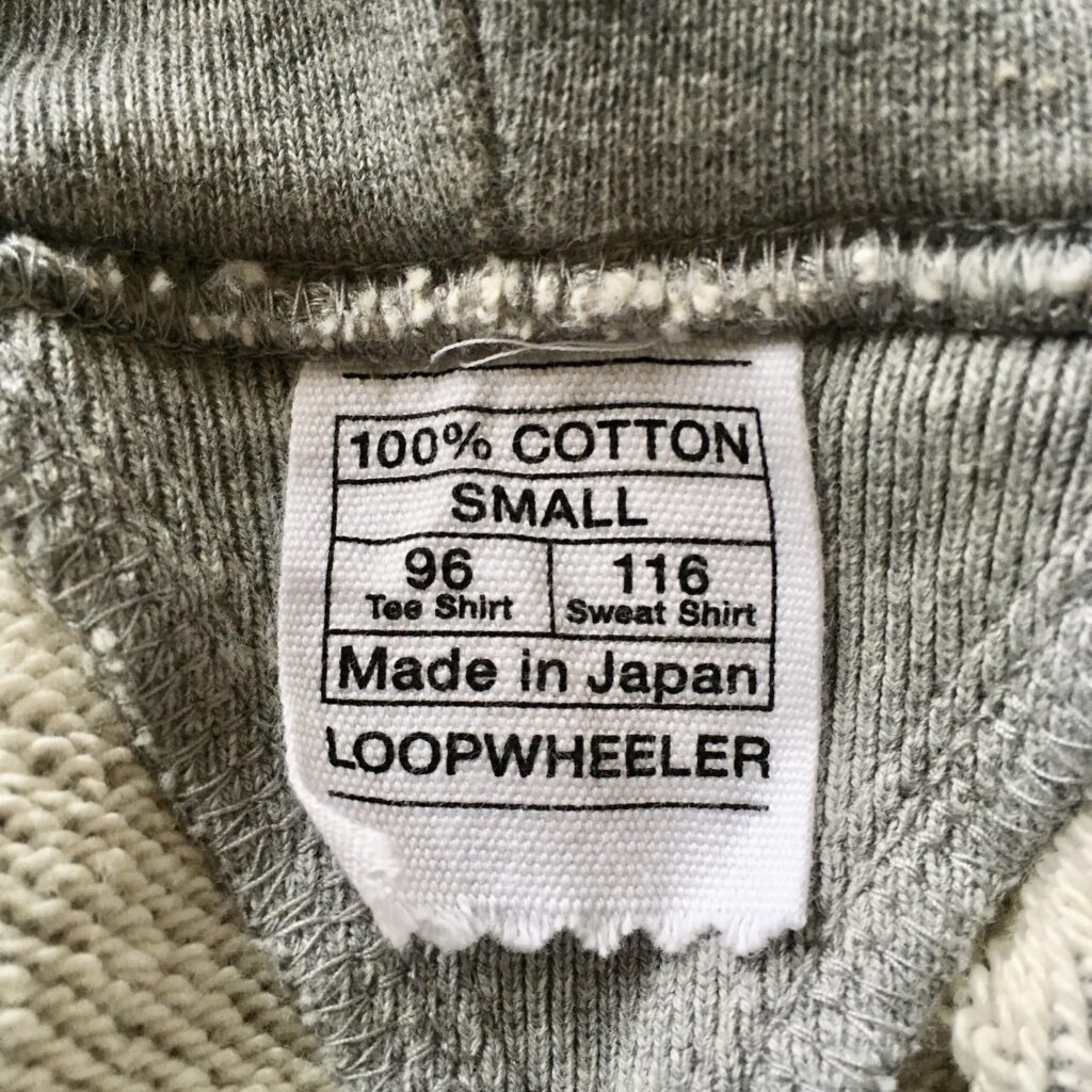 【ループウィラー（LOOPWHEELER）のプルオーバーパーカ】吊り編み裏毛の定番LW05について